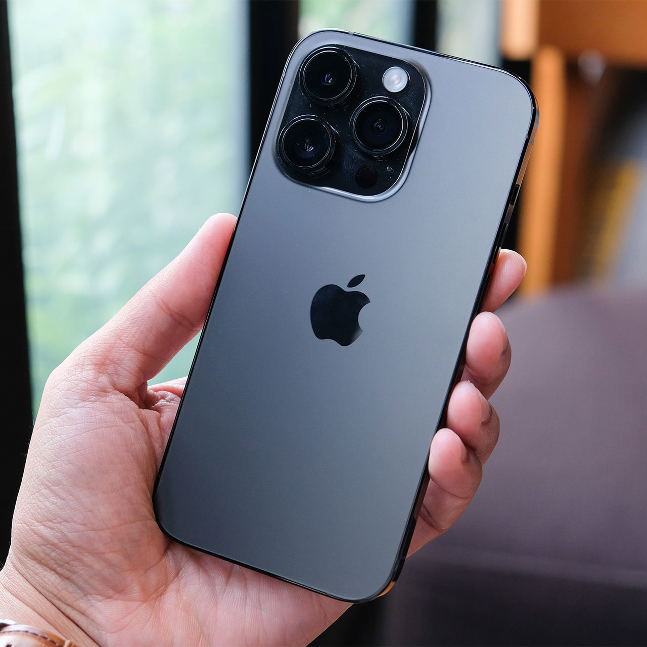 5 Charging Mistakes That Are Draining Your Battery 5 Charging Mistakes That Are Draining Your Battery