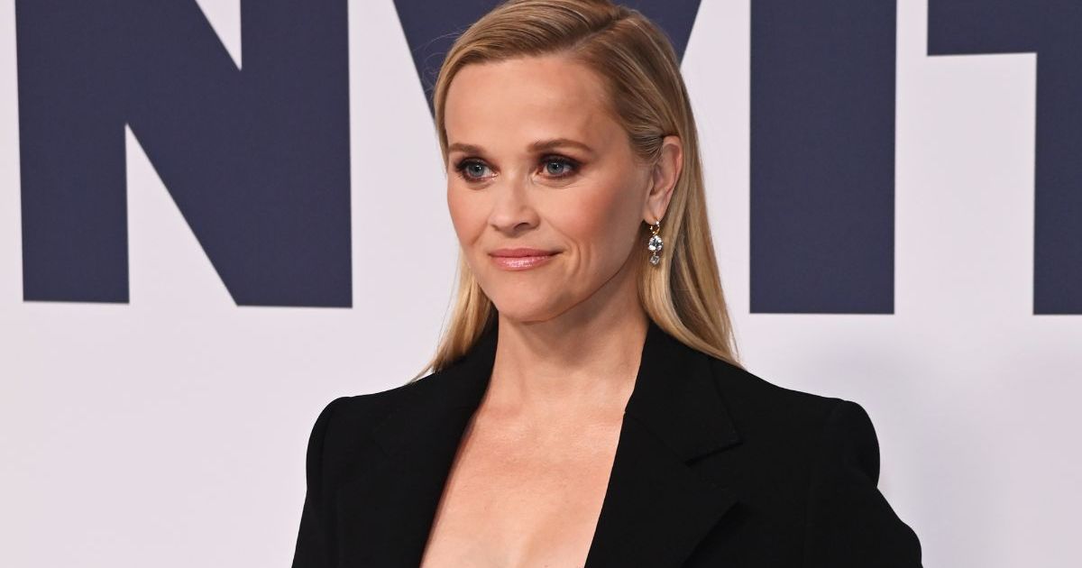 Reese Witherspoon's New Photos Prove Business Dressing Can Be a Red ...