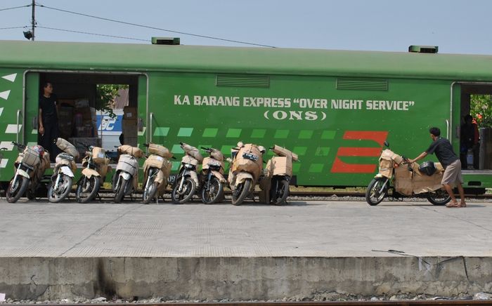 Begini Persyaratan Mengirim Sepeda Motor Pakai Jasa Kereta Api