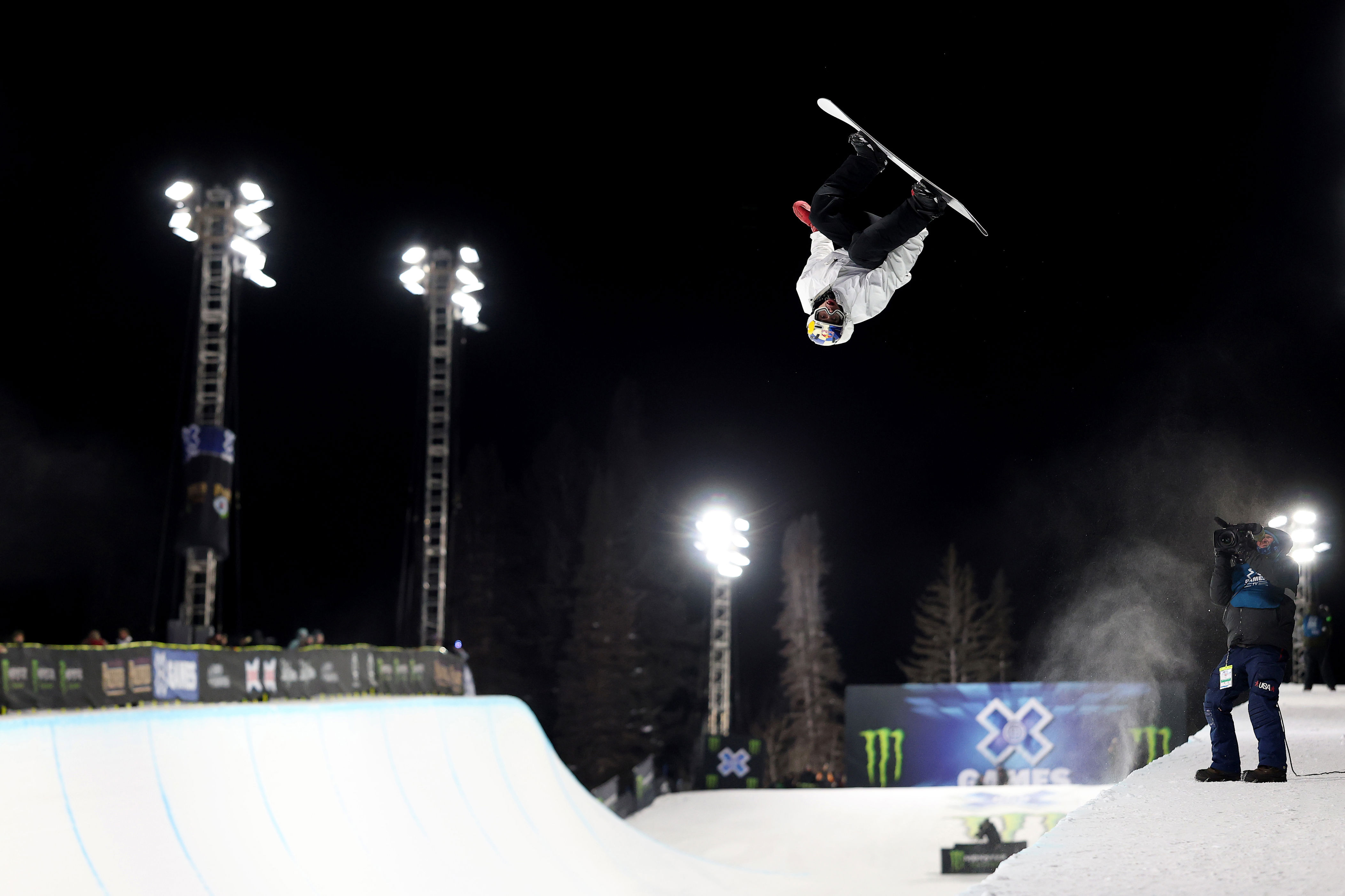 Aussie surpasses US snowboard icon with historic feat
