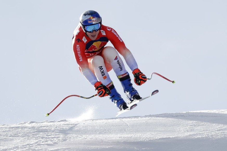 Marco Odermatt dompte la mythique Streif