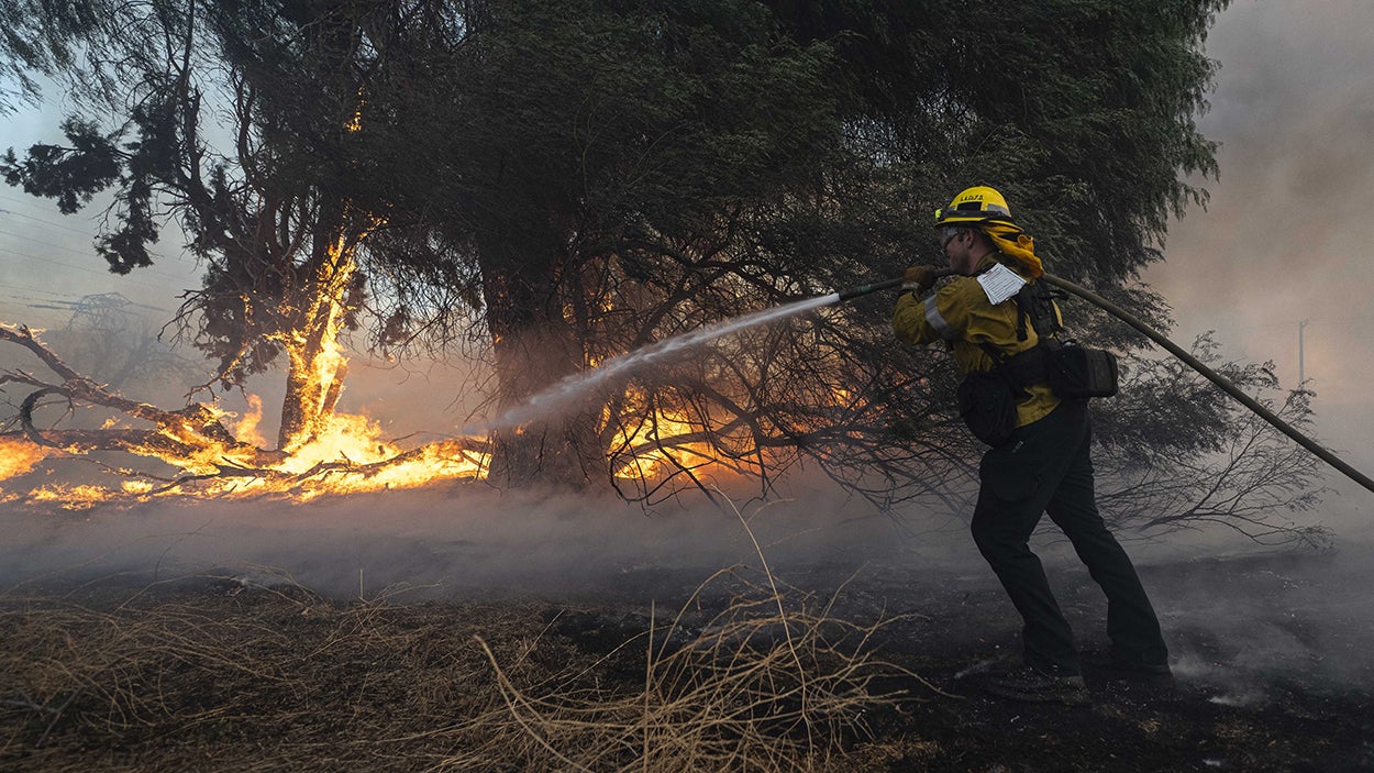 Wildfire siege continues in Southern California as pockets of ...