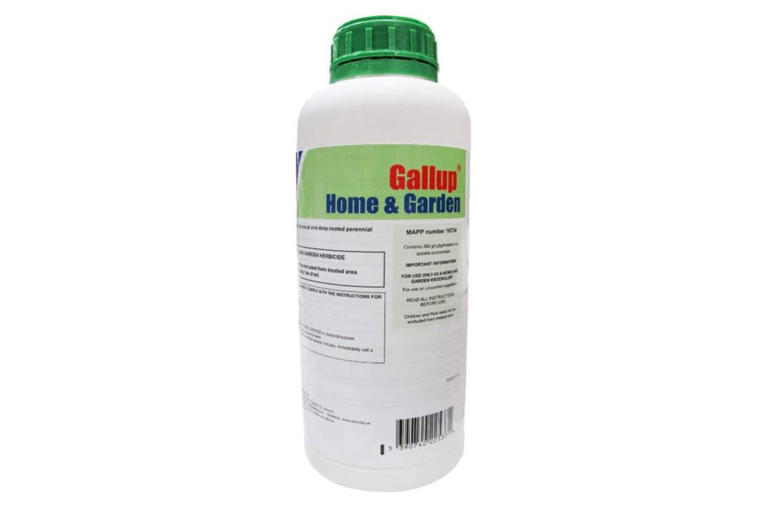 Best weed killers to keep your lawn, paving or driveway clear