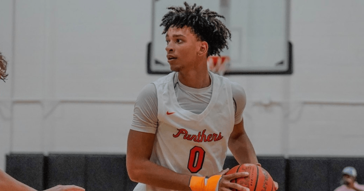 4-star SF Elijah Williams visiting Texas