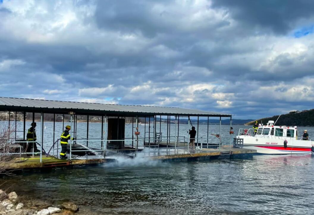 Firefighters battle tricky dock fire in Kimberling City, Mo.