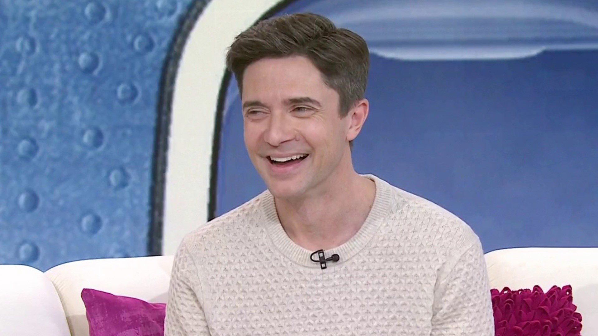 Topher Grace talks 'Flight Risk,' acting opposite Scarlett Johansson