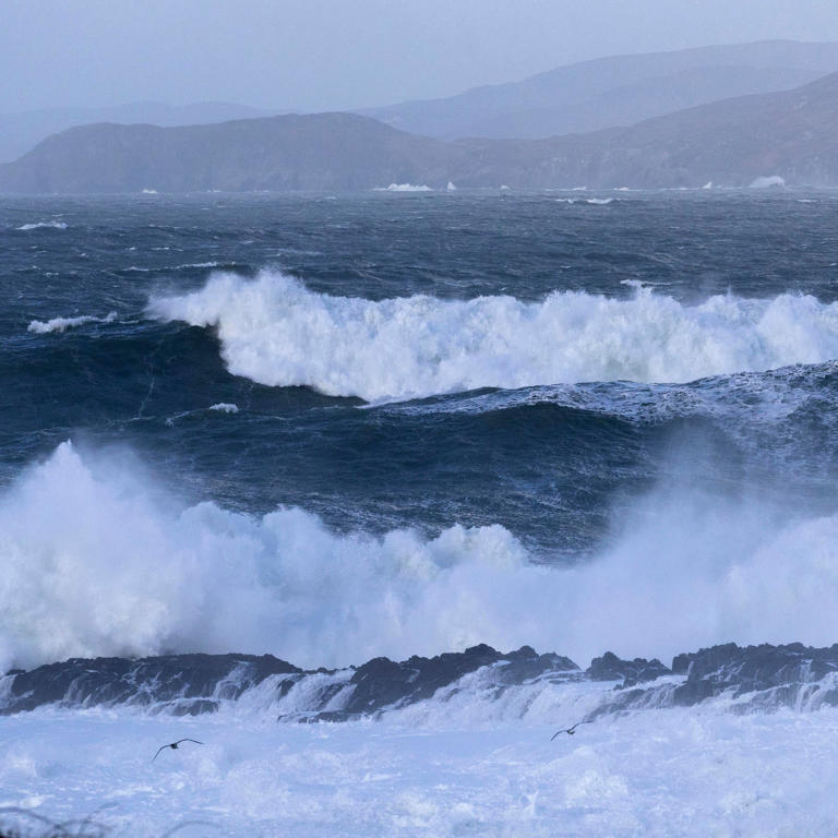 Storm Éowyn slams Ireland, parts of U.K. with record winds