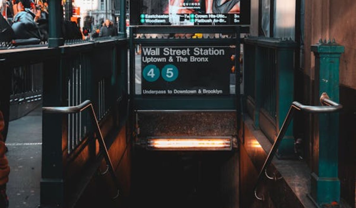 15-Year-Old Boy Injured on Head While Surfing on New York Subway