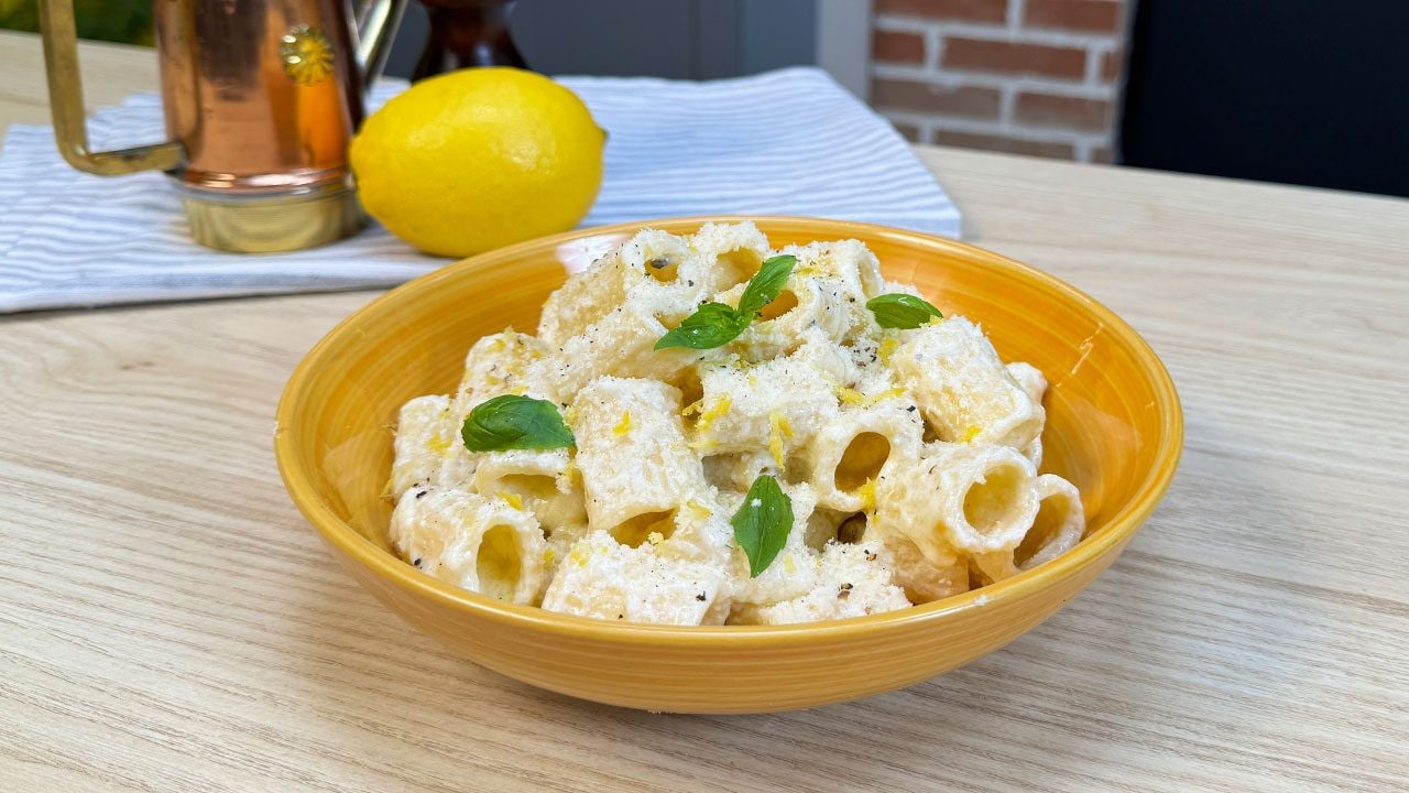 Pasta con la ricotta: la ricetta del primo piatto cremoso e 12 varianti ...