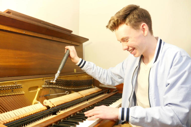 An airport piano was filthy and out of tune. He fixed it during a layover.