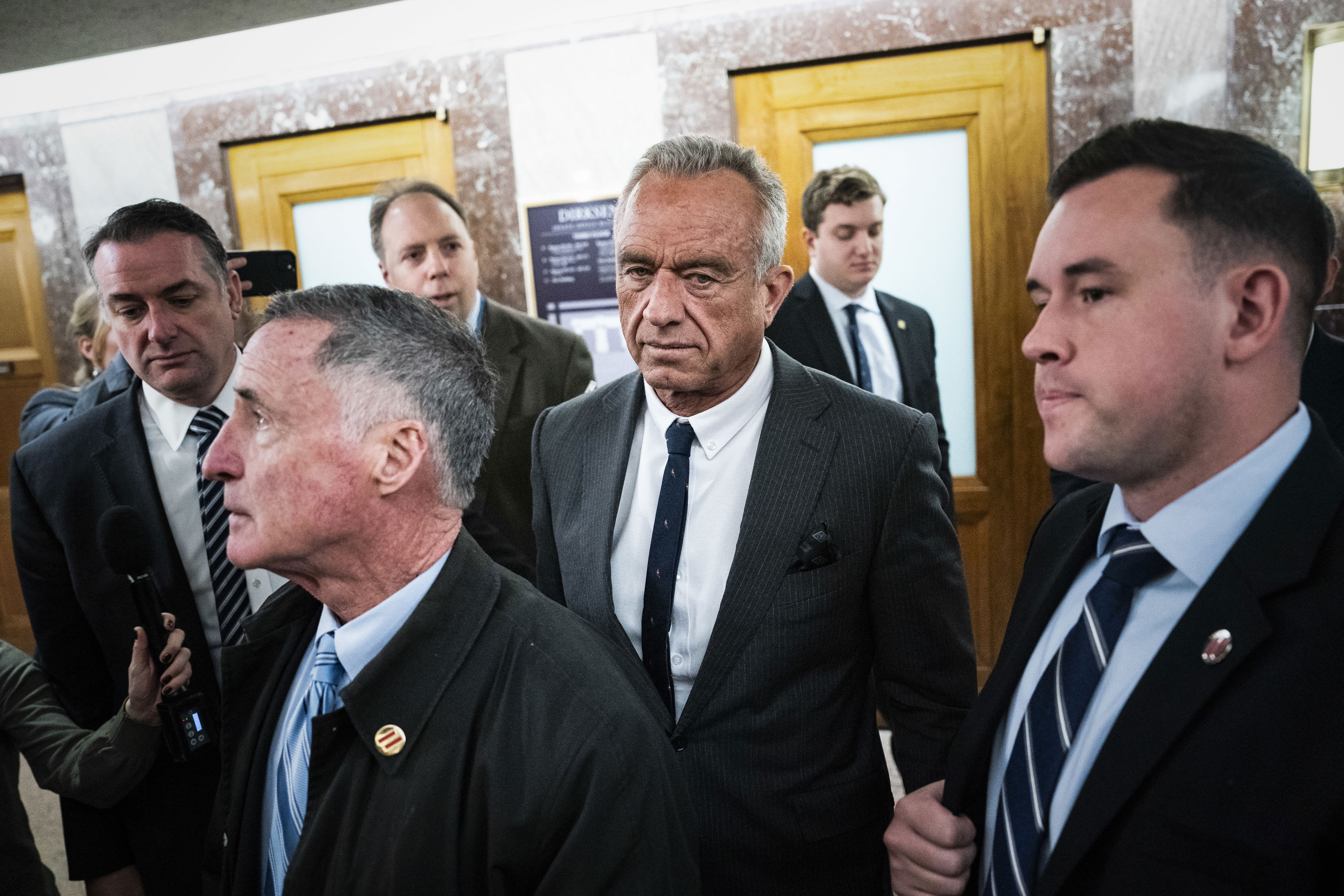 Live updates: White House to hold first press briefing of Trump presidency