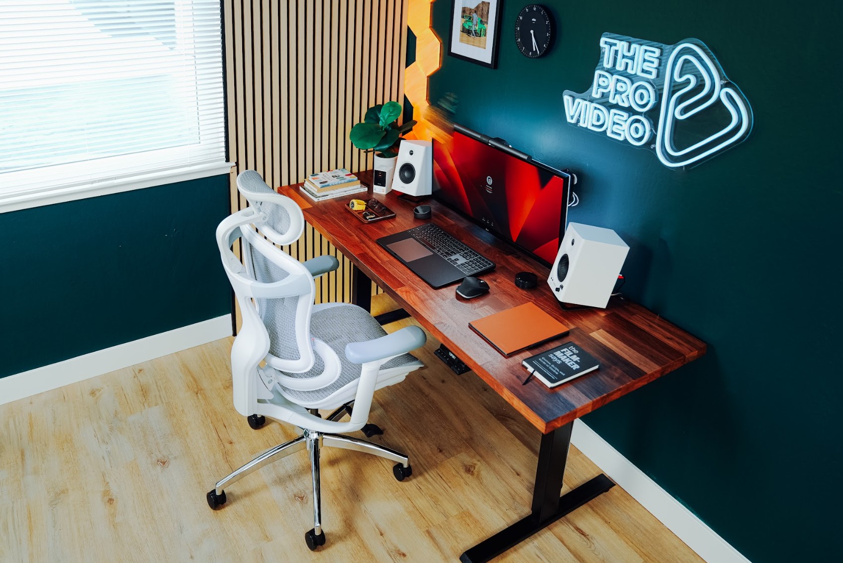 Sihoo’s best ergonomic office chairs are extra cheap this week