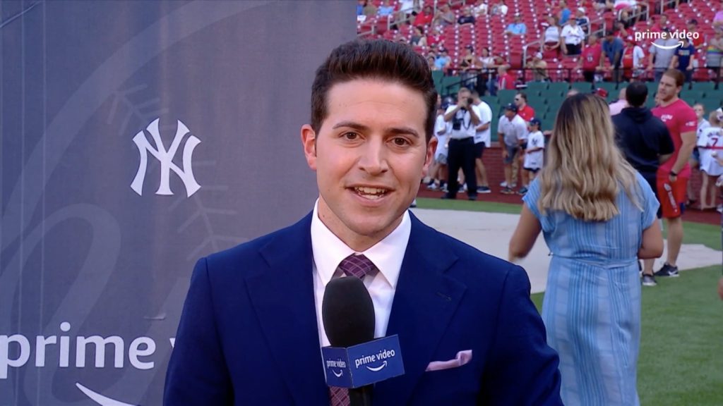 Yankees announcer makes surprising exit