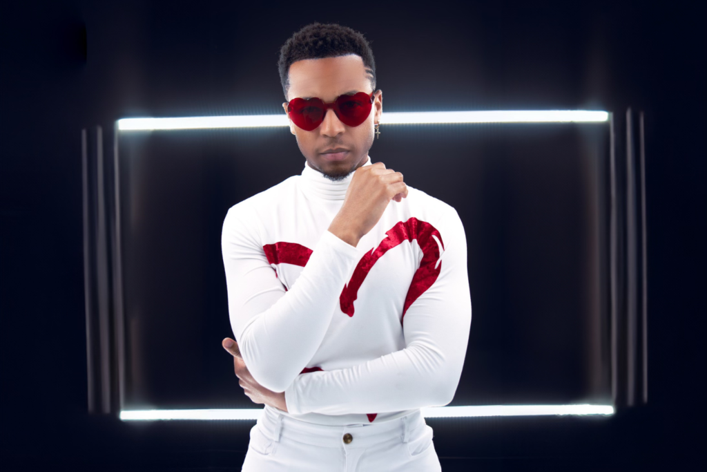 Kevin Ross' 'Love in the Middle' Goes No. 1 on Billboard's Adult R&B ...