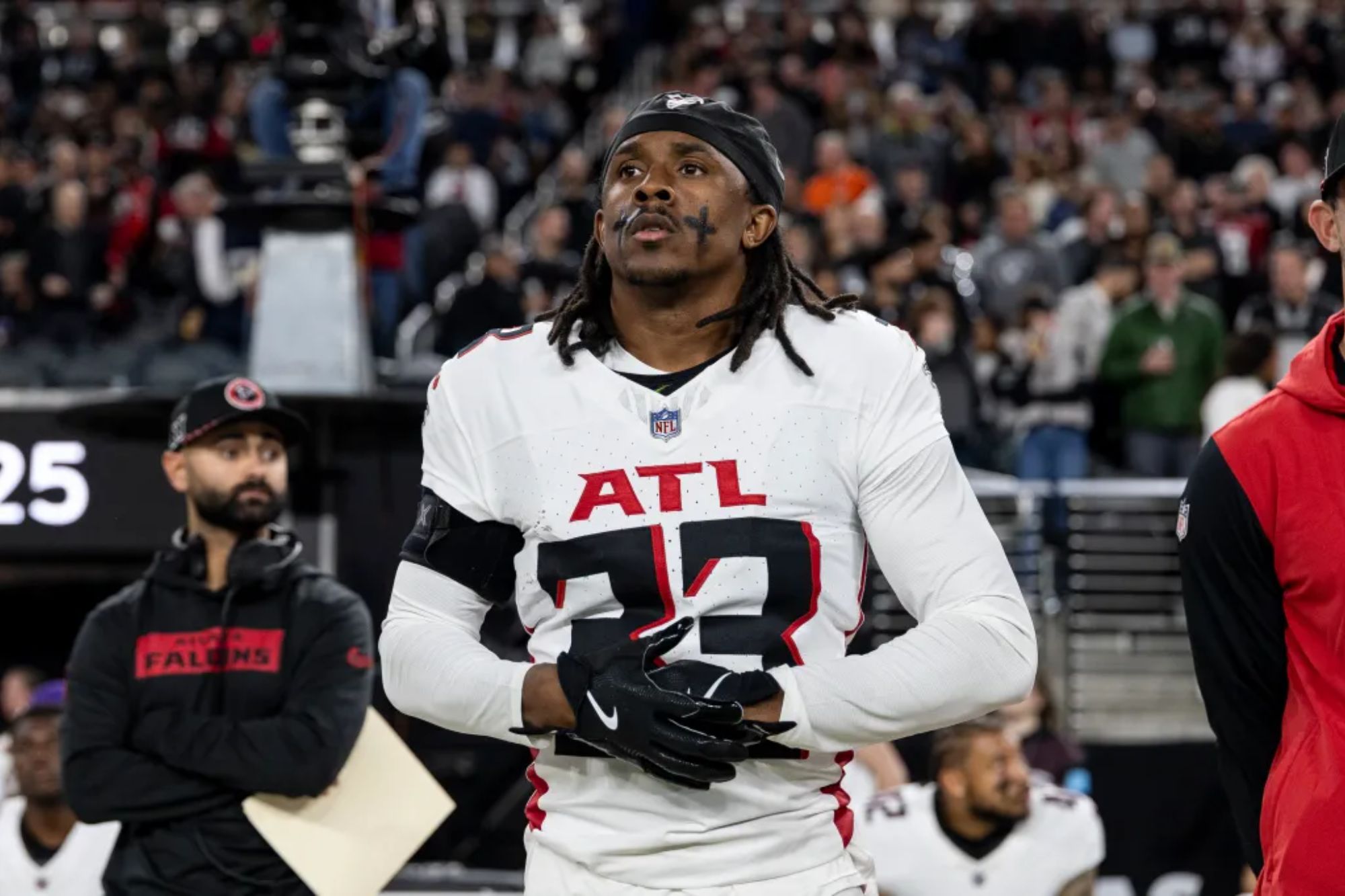 Falcons’ Antonio Hamilton Sr. has home broken into, safe with guns ...