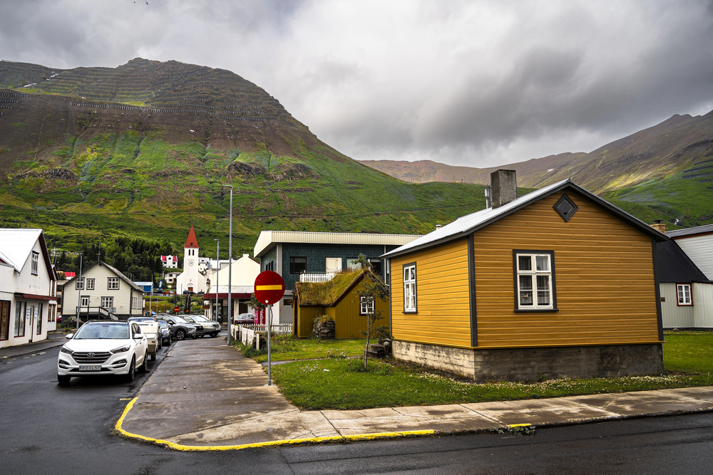 20 Small Fishing Villages in Iceland Perfect for Ocean Lovers