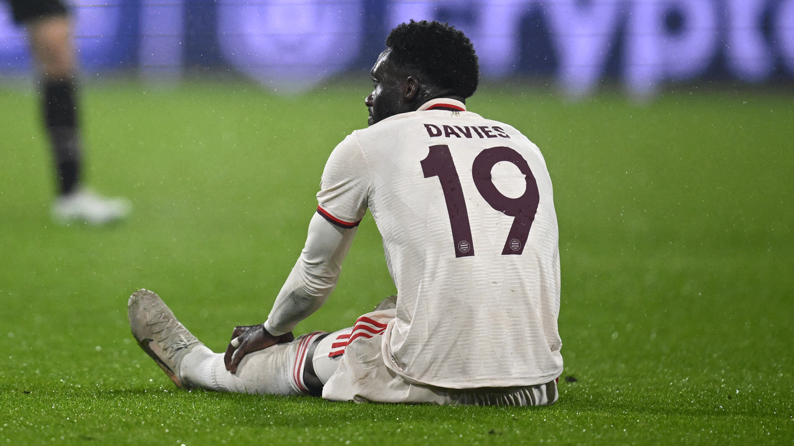 Bad news for Bayern Munich! Harry Kane sees key team-mate Alphonso ...