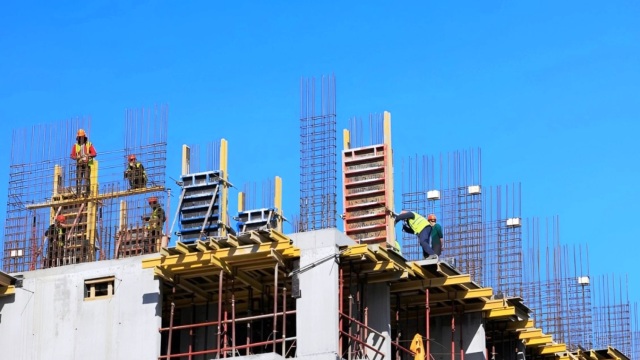 Οικοδομή: Προθεσμία 8 εβδομάδων δίνουν οι εργολάβοι για τον ΝΟΚ