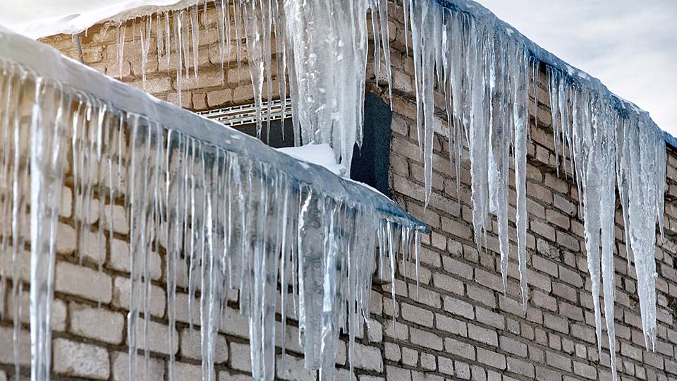 Tracking snow into the weekend