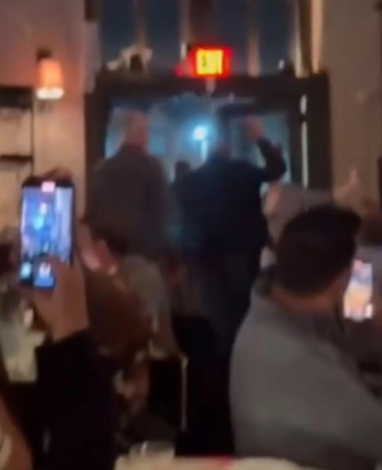 Barack Obama met with cheers at DC restaurant without Michelle