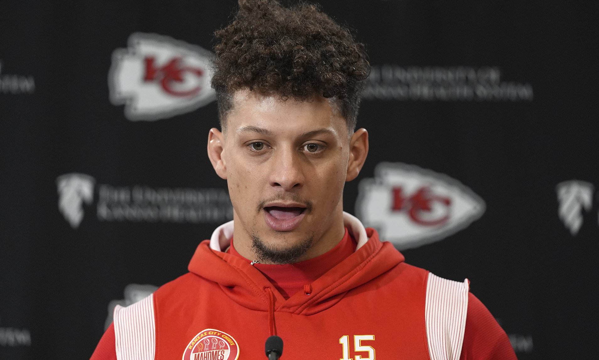 Patrick Mahomes' grandfather moved to a hospice in devastating family ...