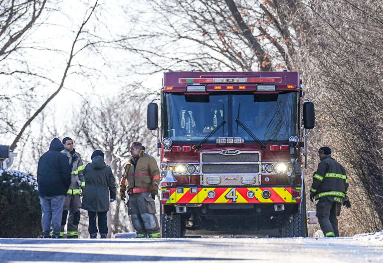 One dead after mobile home fire in northwest Waukesha early Friday morning