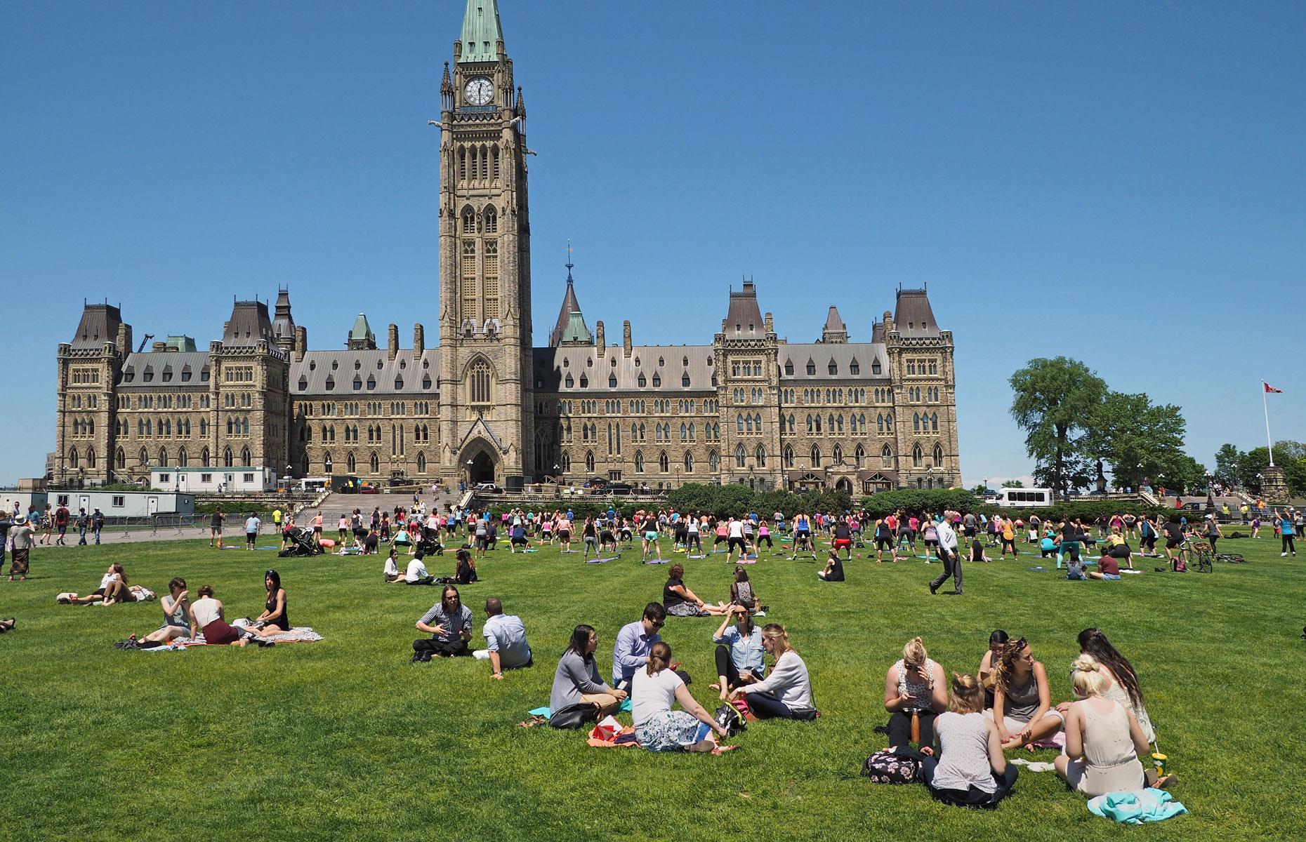 Here are the 30 Tools You Need for a Fully Stocked Kitchen