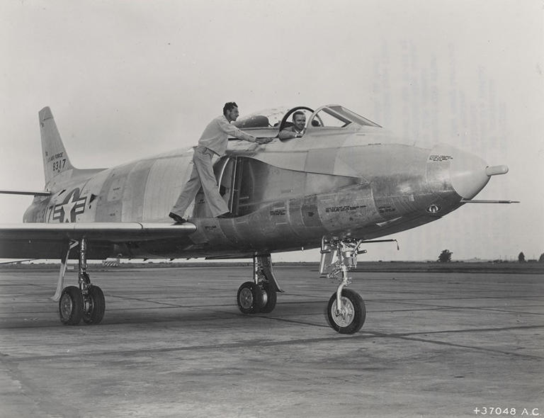 Today in aviation history: First flight of the North American YF-93