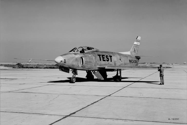 Today in aviation history: First flight of the North American YF-93