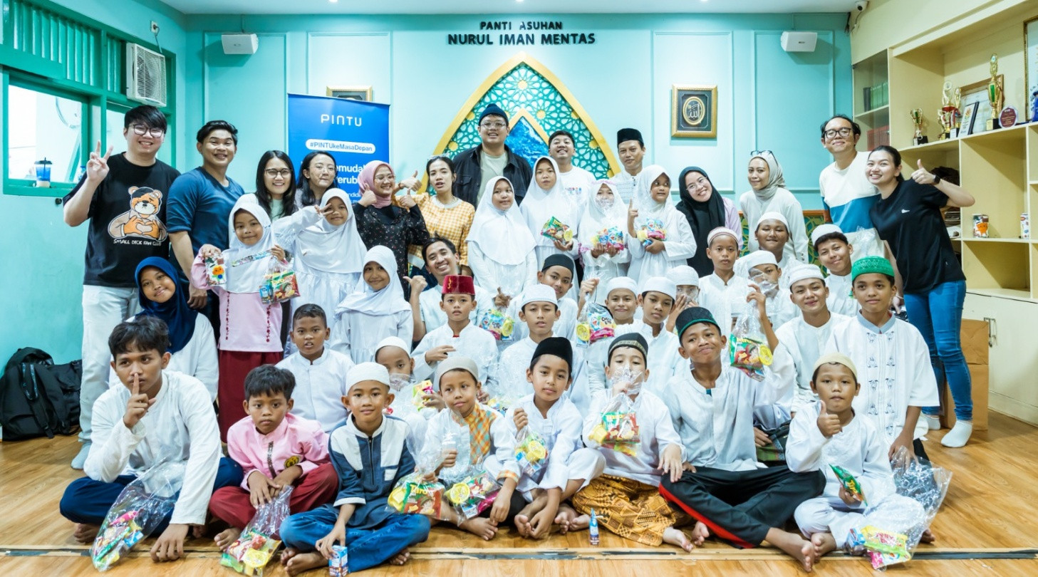 Rayakan Hari Pendidikan Internasional, Aplikasi PINTU Gelar Program CSR