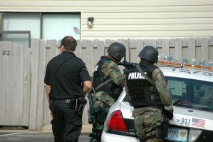 Arleta Standoff Continued with Armed Suspect Barricaded in House