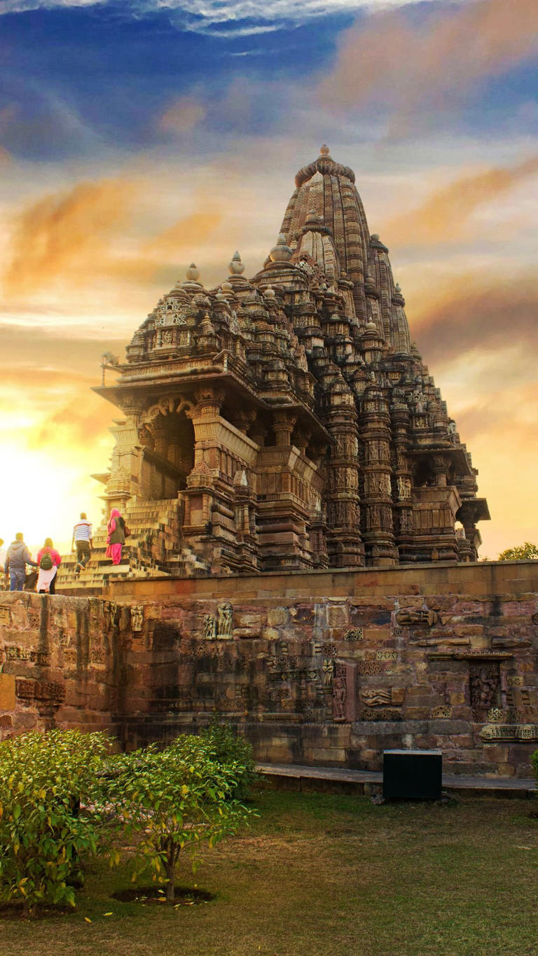 Republic Day 2025: 7 Must-Visit Historical Places To Explore In India