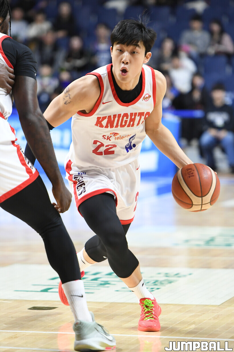 [프로농구 화보] KCC, SK의 추격을 과감하게 뿌리치고 안방에서 승리