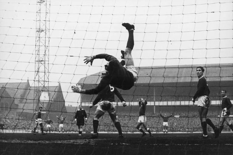 Manchester United's youngest ever player David Gaskell dies aged 84 as ...