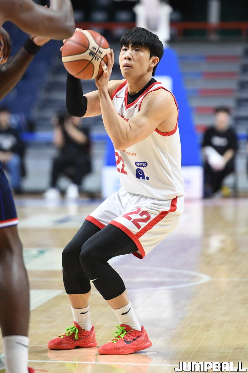 [프로농구 화보] KCC, SK의 추격을 과감하게 뿌리치고 안방에서 승리
