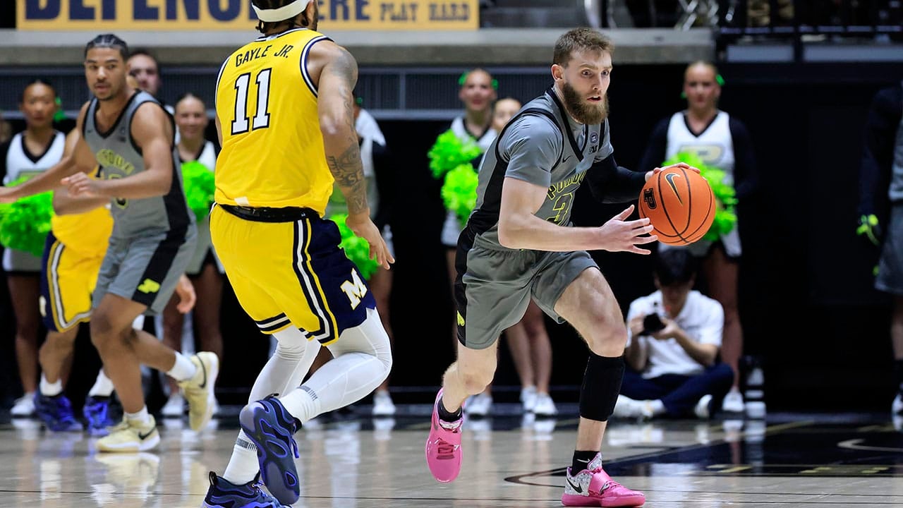 Boilers dominate Wolverines; Braden Smith nearly hits triple-double