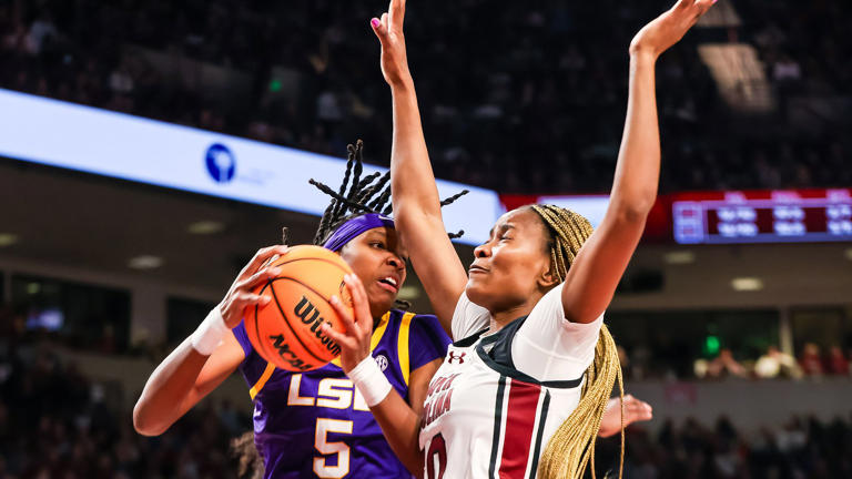 LSU Drops First Game of Season at South Carolina