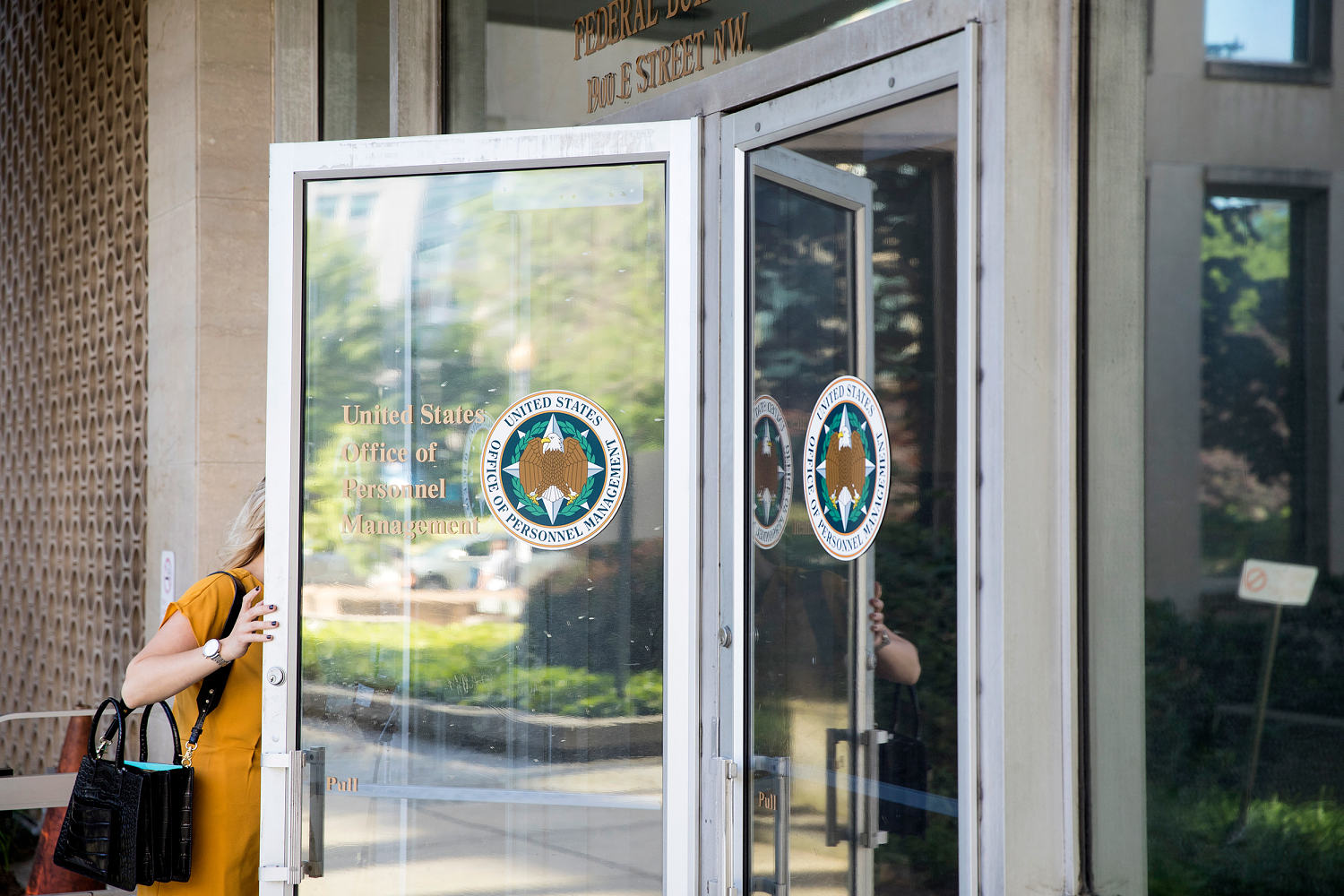 Judge orders Trump admin to rescind memo directing mass firing of ...