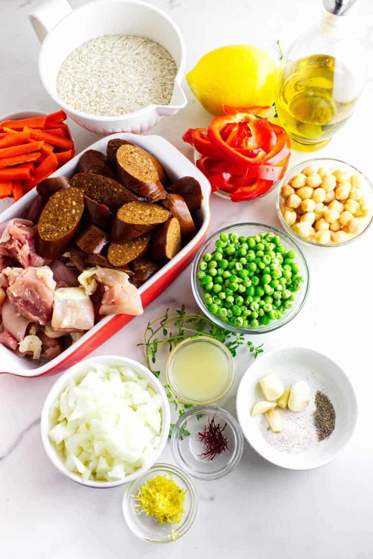 Chicken and chorizo paella (paella valenciana)