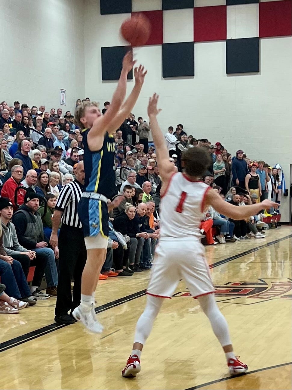 Which Marion-area teams are in the hunt for league championships in ...