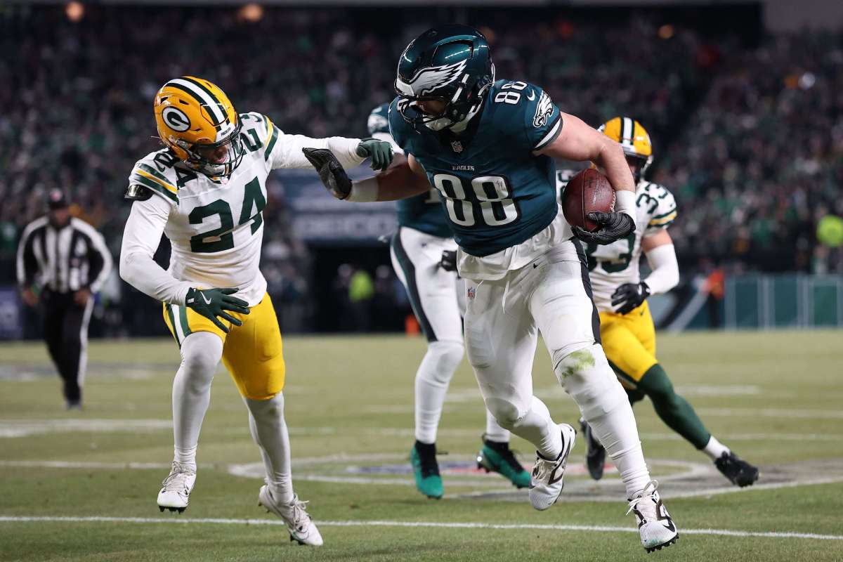 Report: Dallas Goedert Agrees to Restructured $10M Contract to Remain on Eagles Roster