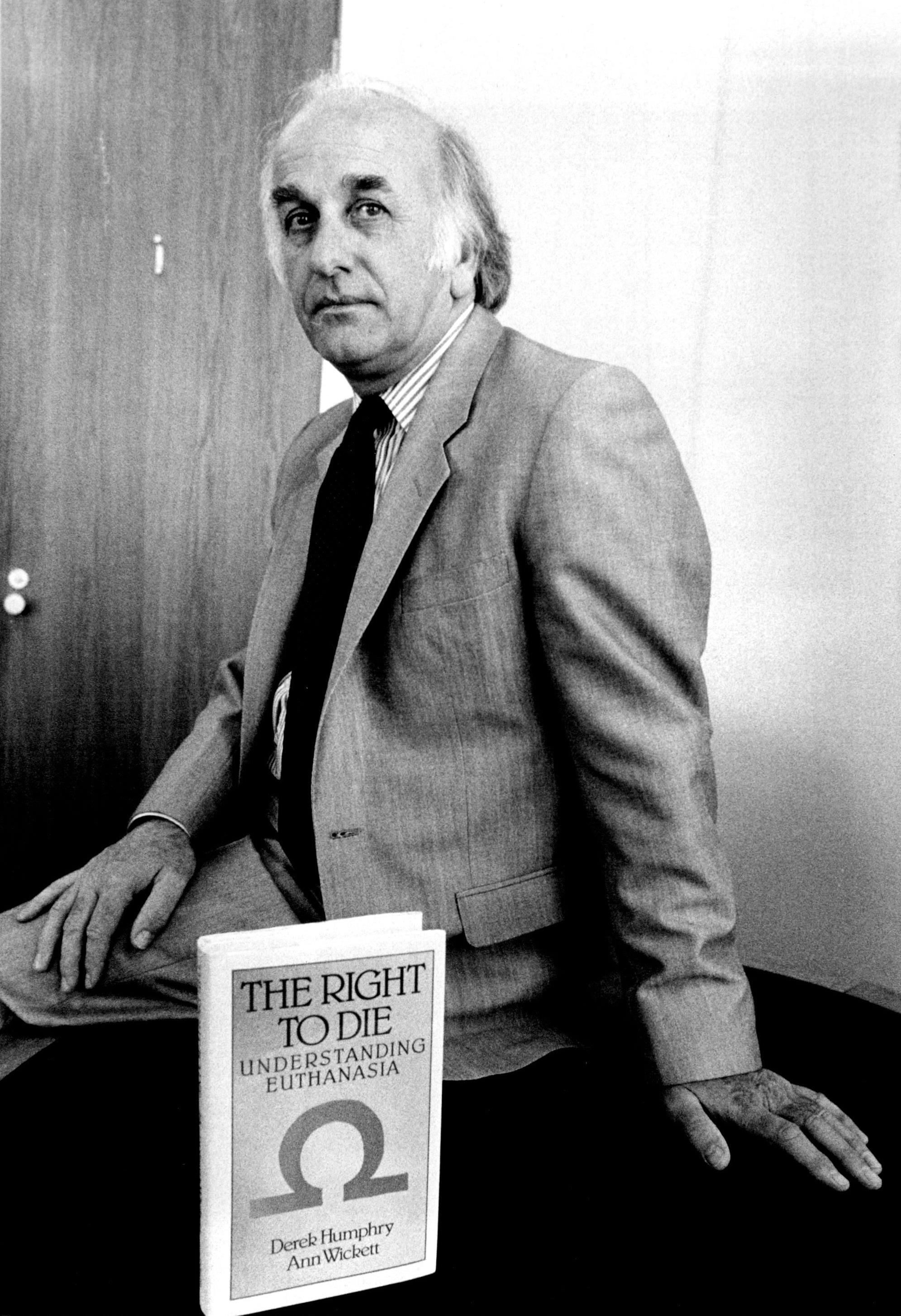 Derek Humphry, champion of assisted-suicide movement, dies at 94