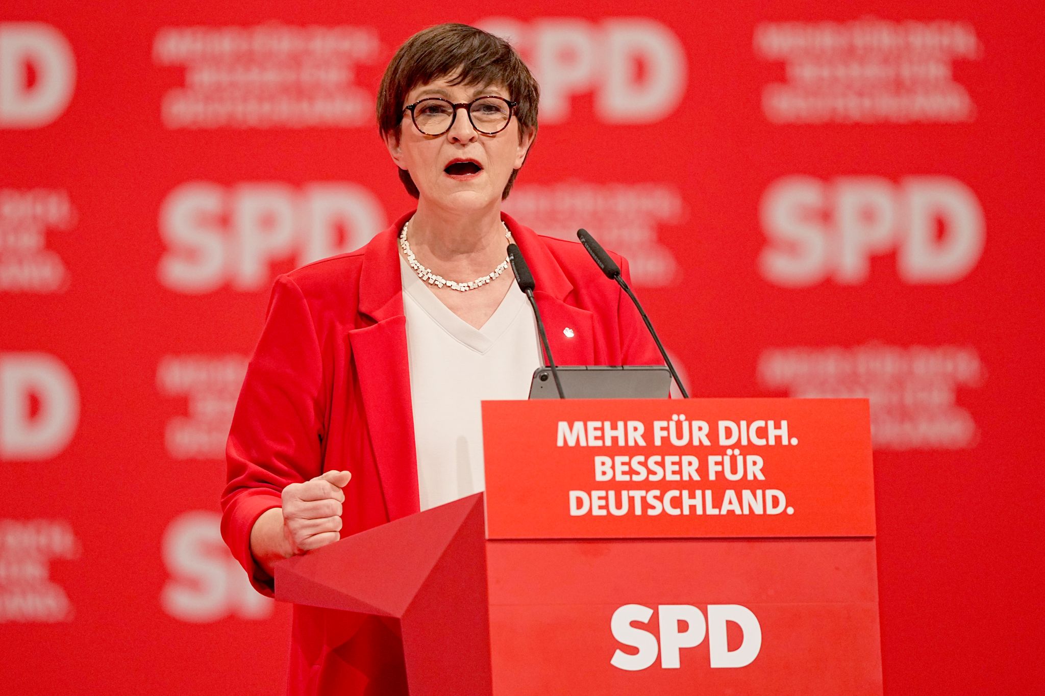 SPD-Chefin Esken wirft Merz Erpressungsversuch vor