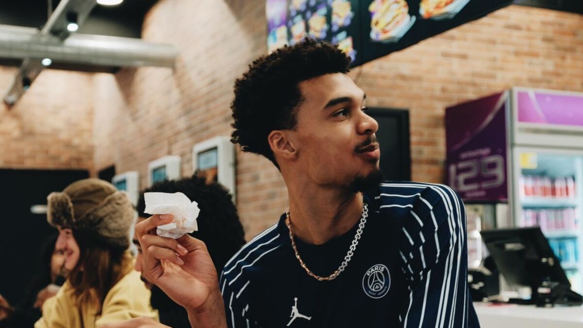 « Il a laissé un joli pourboire » : le kebab 129 Nanterre n’oubliera ...