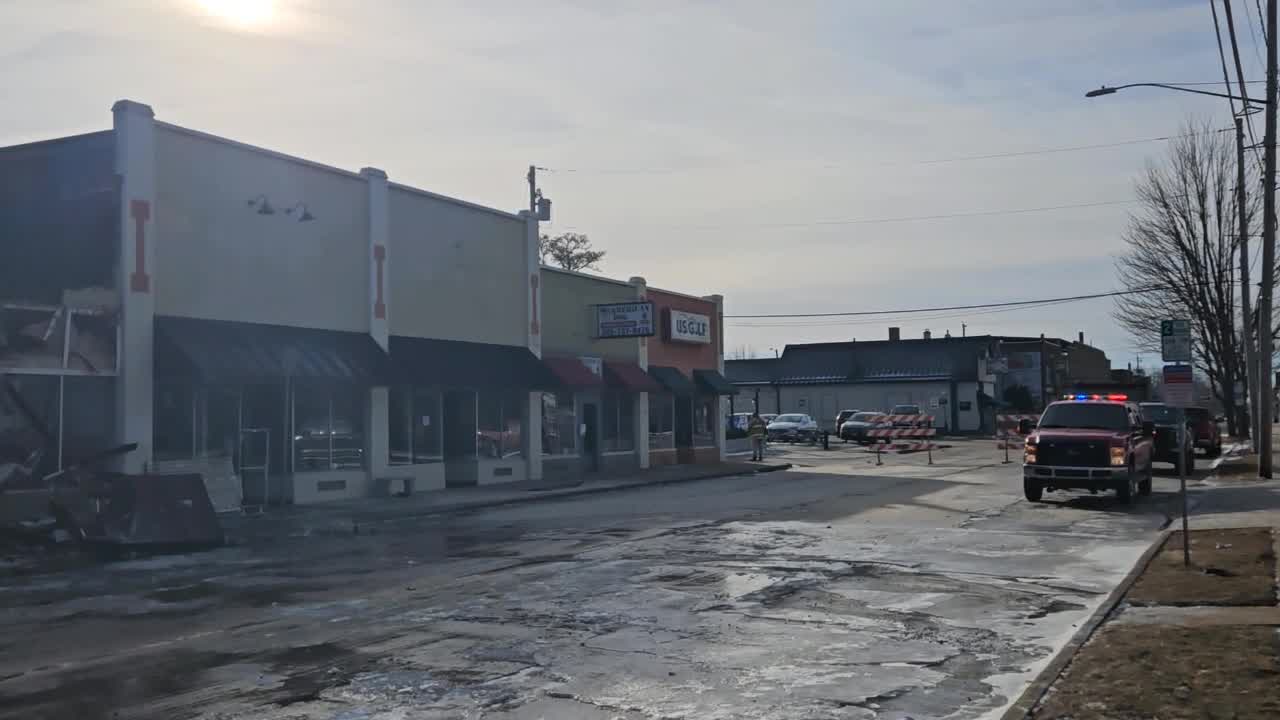 Fire devastates Moline strip mall
