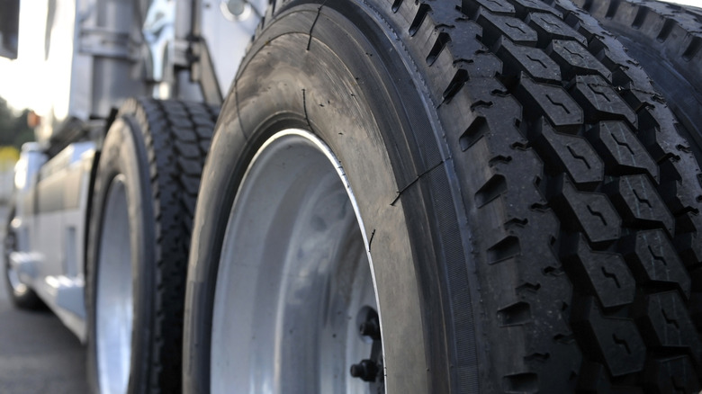 Tire Thumping: Why Do Truckers Hit Their Tires?
