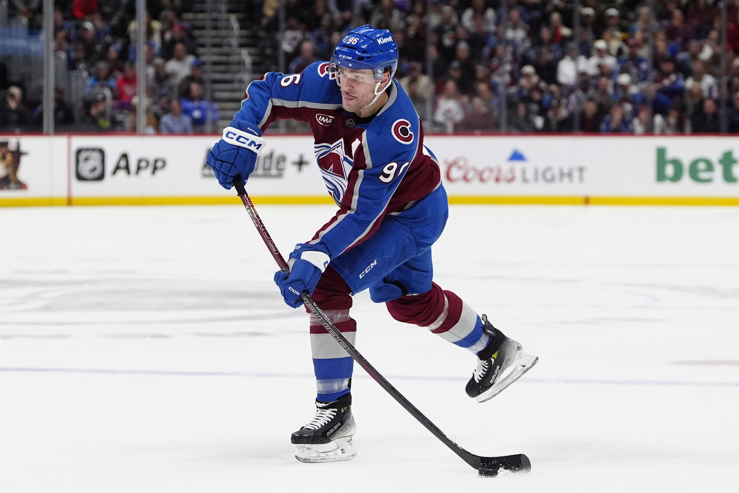 Hurricanes acquire Mikko Rantanen in blockbuster 3-team trade