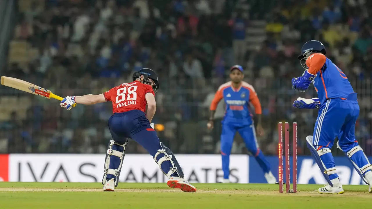 'No smog here': Sunil Gavaskar, Ravi Shastri tease Harry Brook on-air ...