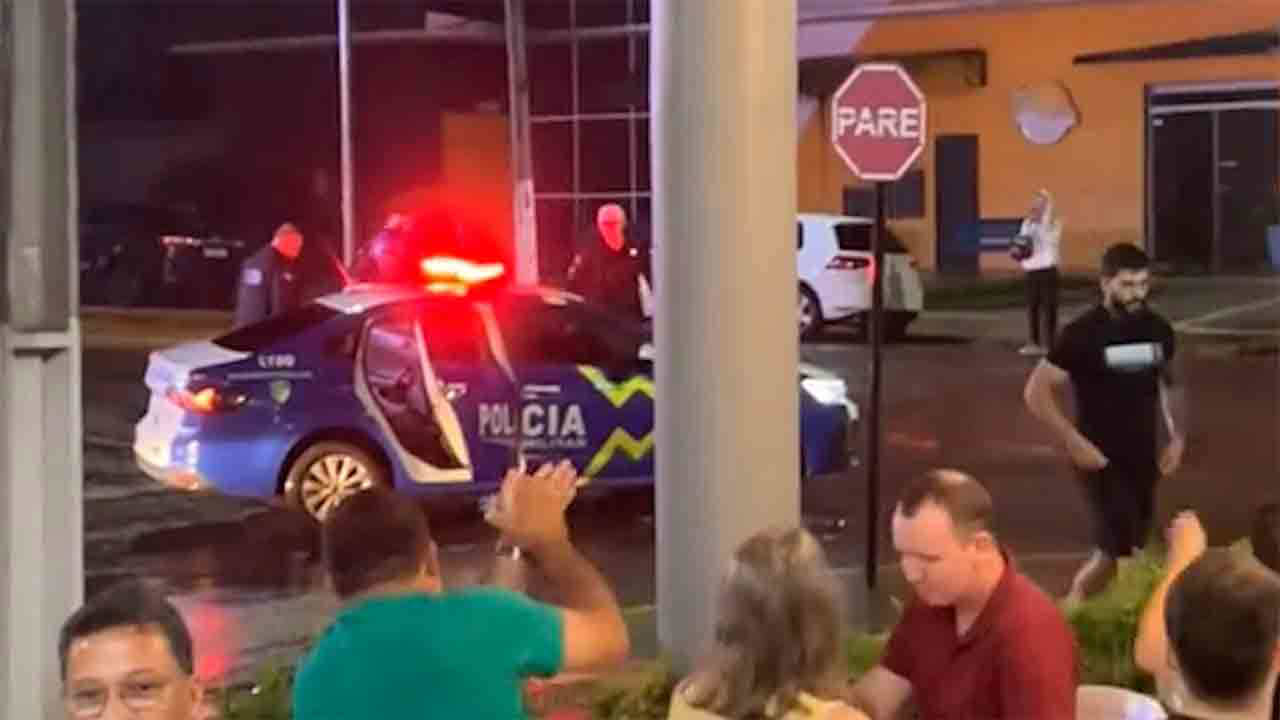 Young man goes viral after capturing cinematic scene with unlikely hero ... Young man goes viral after capturing cinematic scene with unlikely hero ...