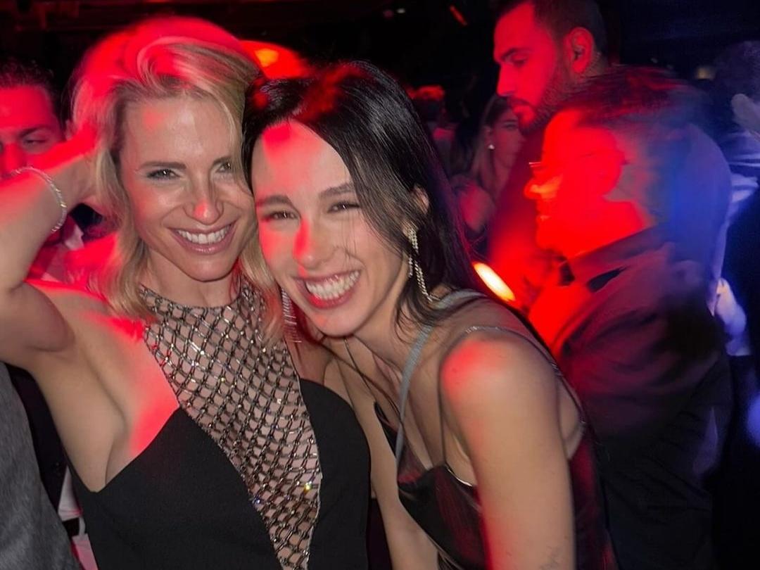 Michelle Hunziker, party di compleanno al Savini per i 48 anni: abito ...